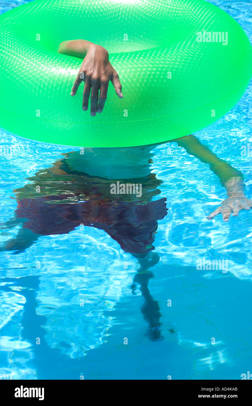 Hand immersion underwater hi-res stock photography and images - Alamy