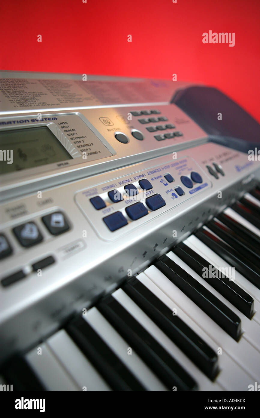 Electronic musique hi-res stock photography and images - Alamy