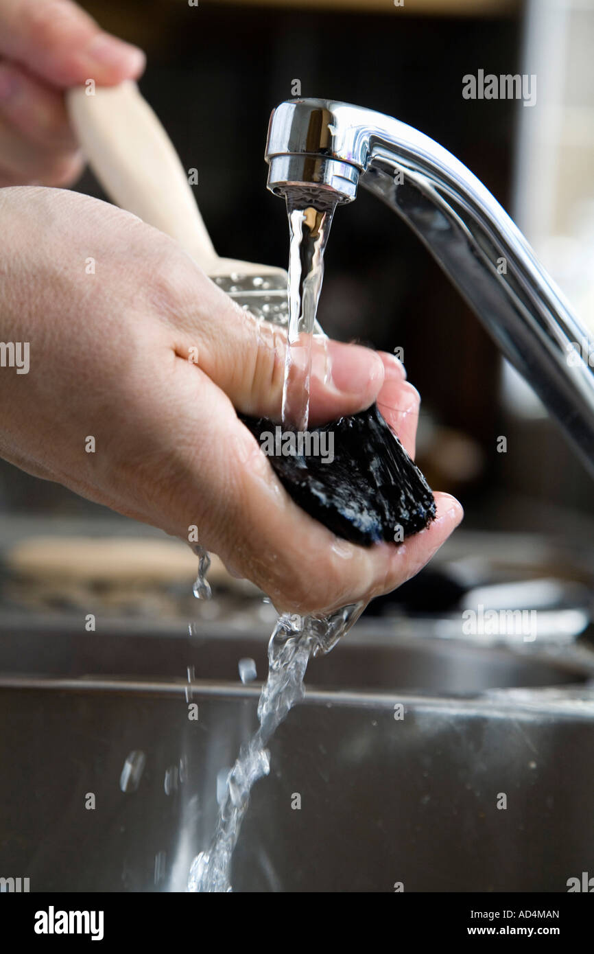 Running tap vertical hi-res stock photography and images - Alamy