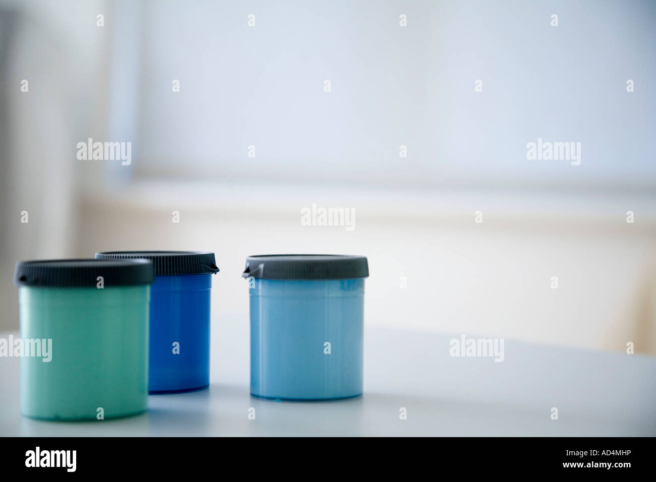 Blue tins hi-res stock photography and images - Alamy