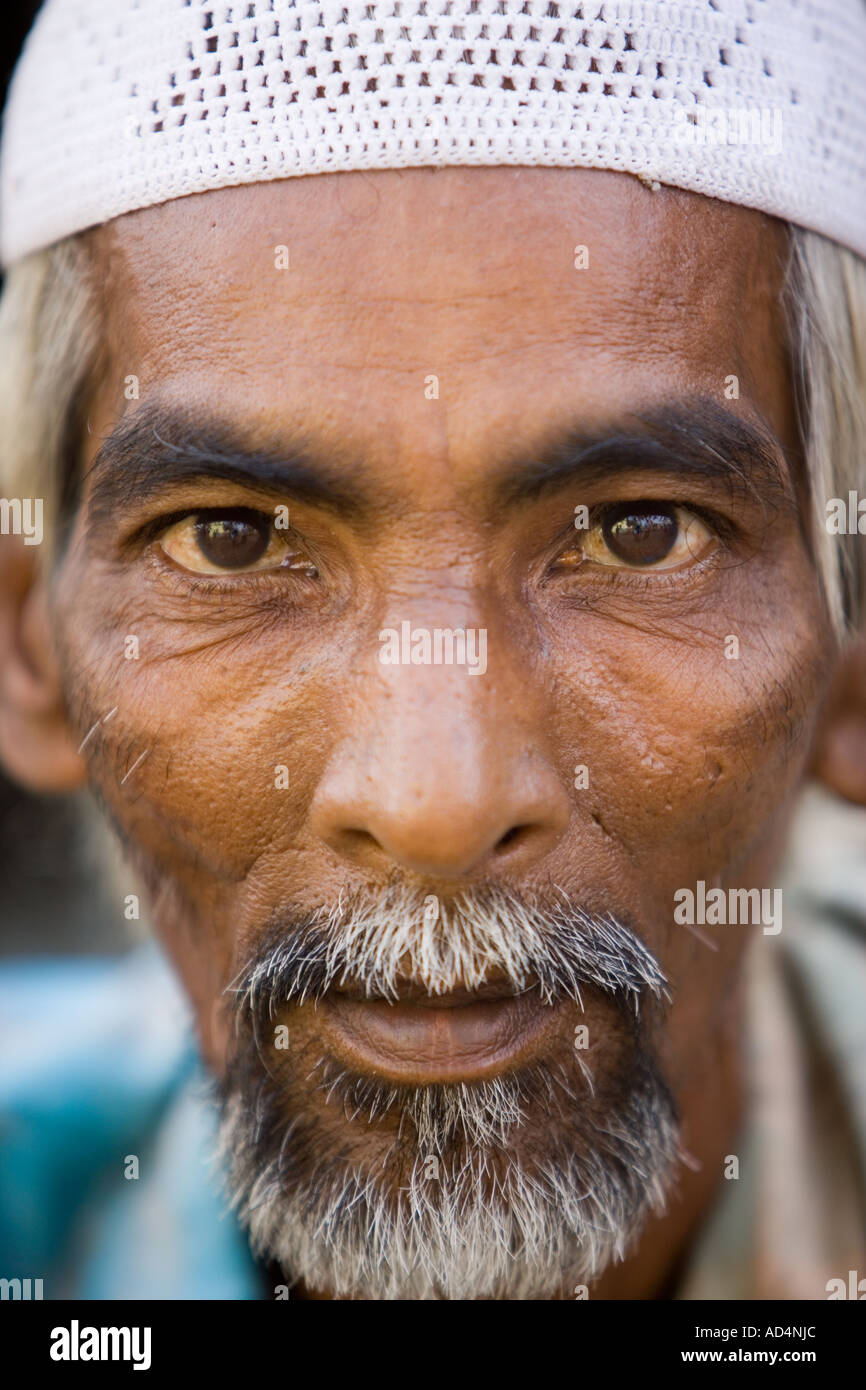 Environmental portrait of elderly Indian man Stock Photo - Alamy