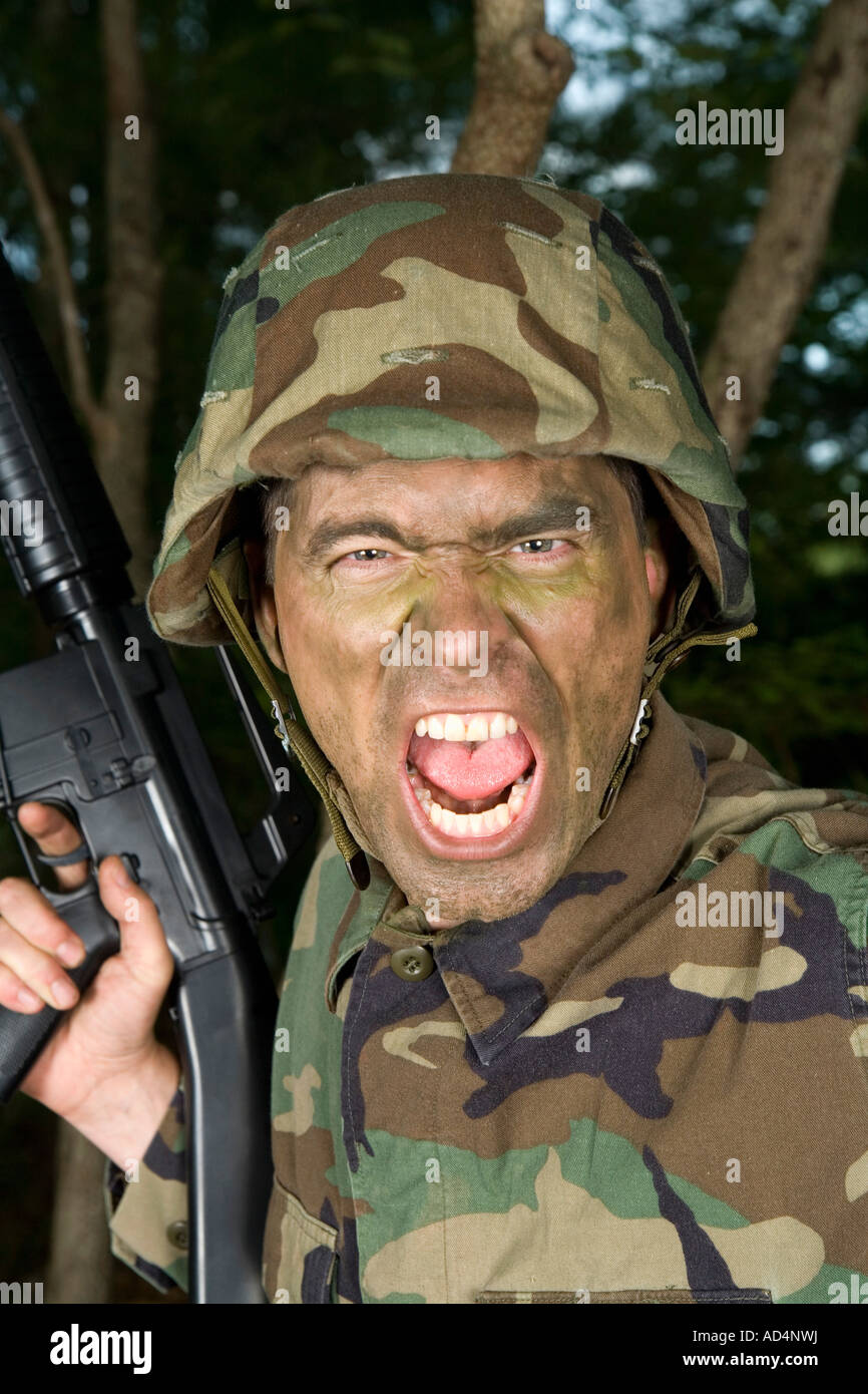 Soldier shouting hi-res stock photography and images - Alamy