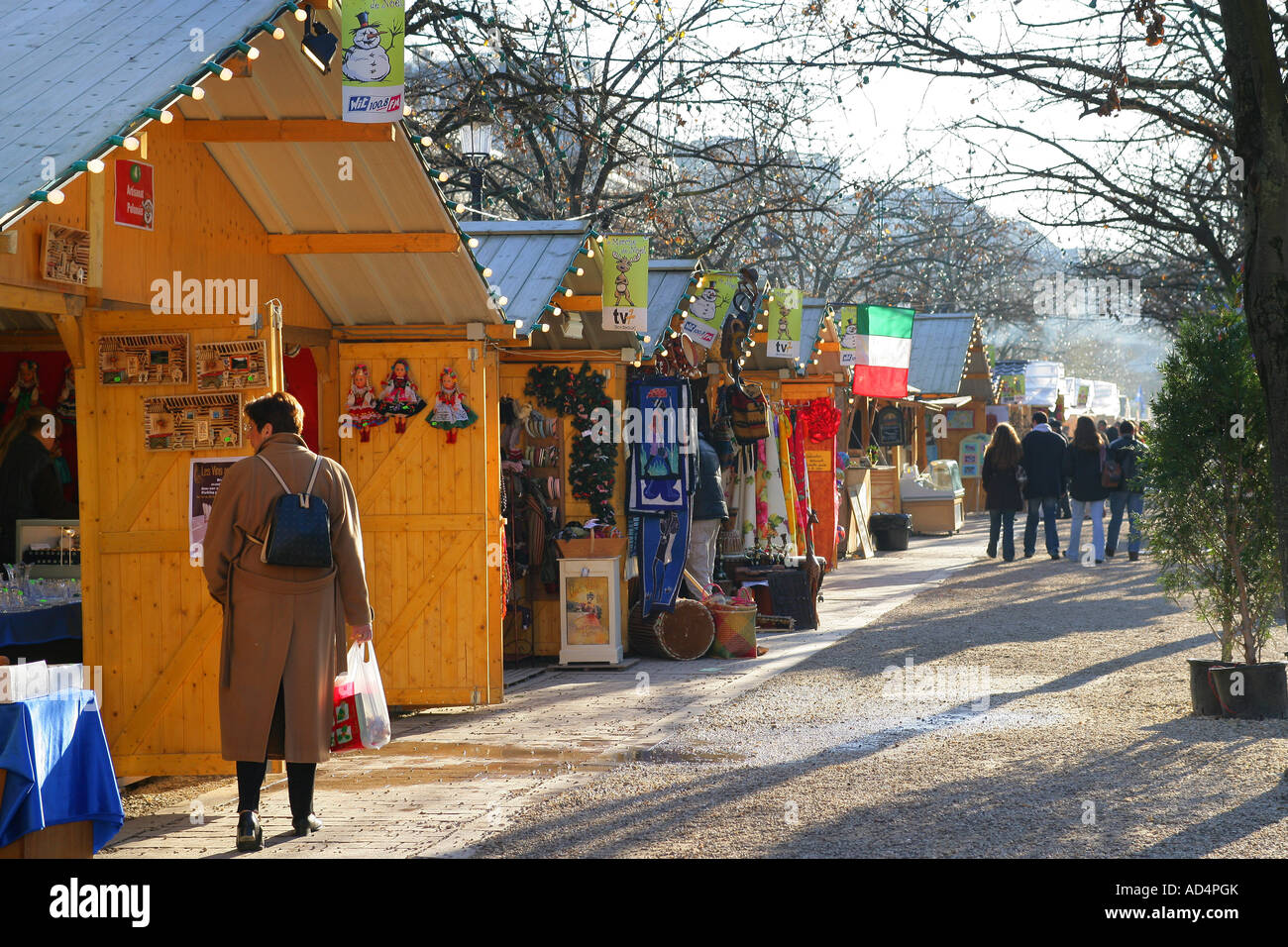 Crowded marketplaces hi-res stock photography and images - Alamy