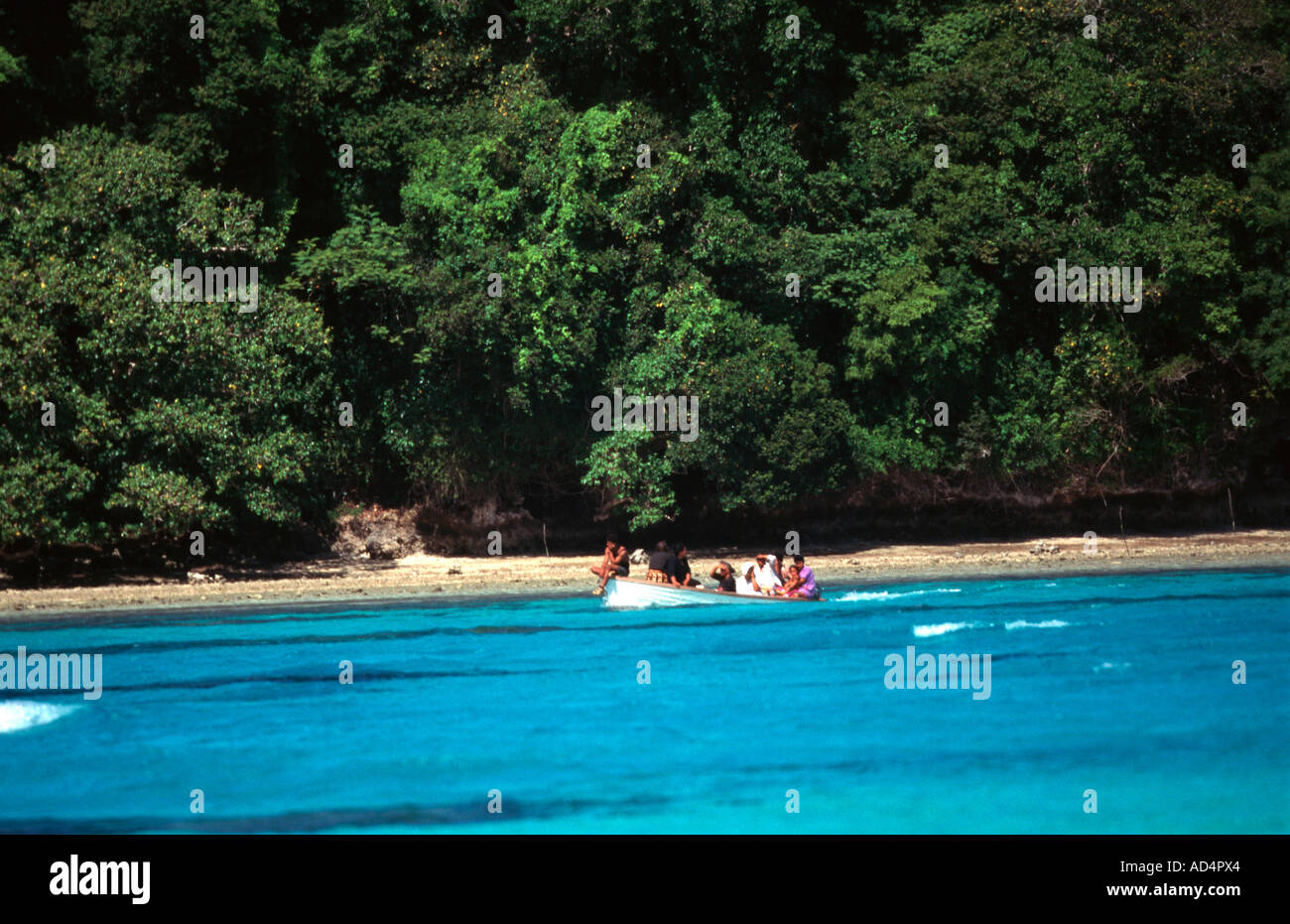Overloaded boat hi-res stock photography and images - Alamy