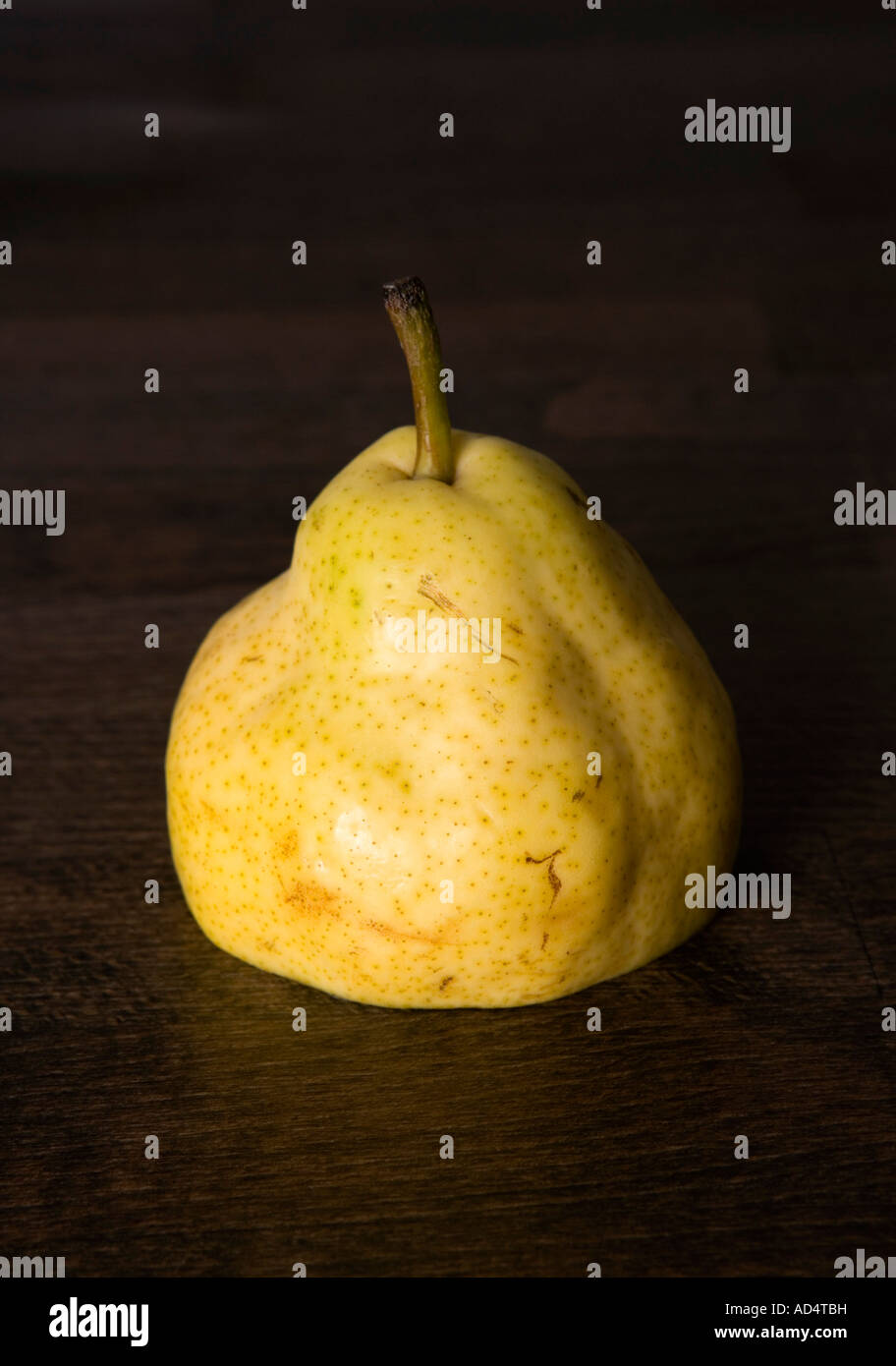 Image of a pear hi-res stock photography and images - Alamy
