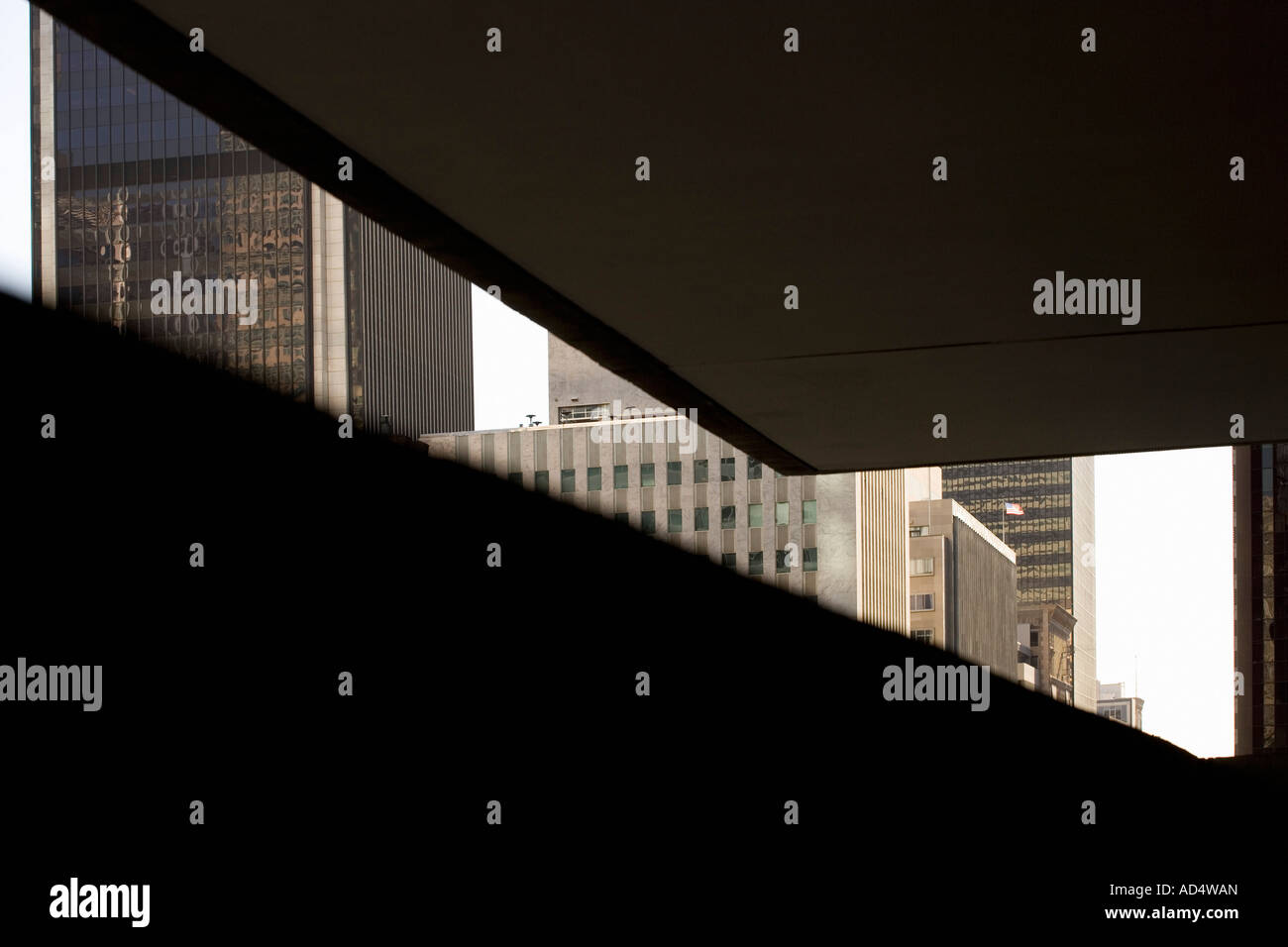 Office buildings horizontal hi-res stock photography and images - Alamy