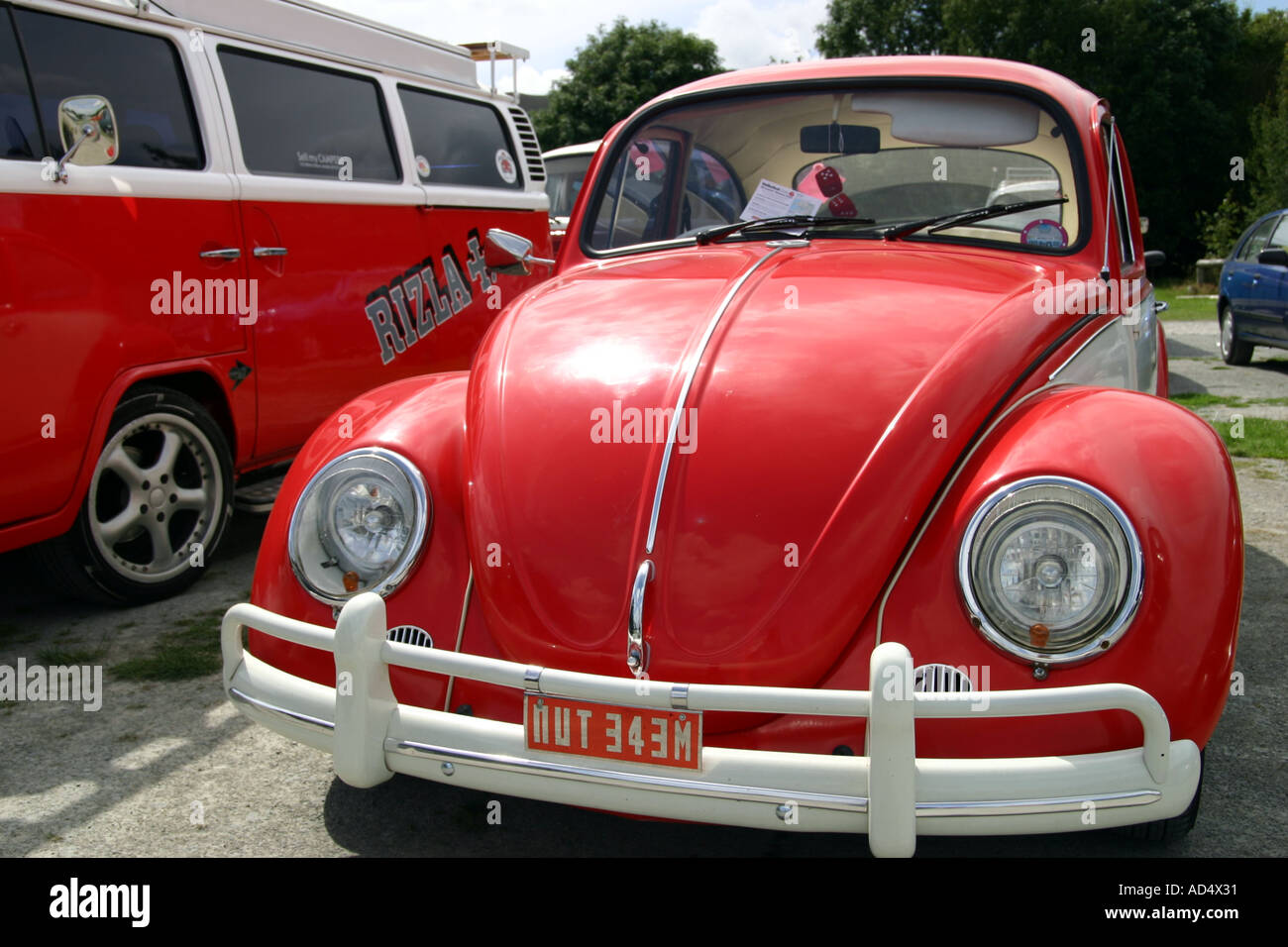 Red vw beetle 2005 hi-res stock photography and images - Alamy