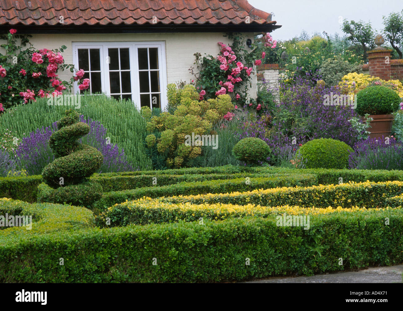 Kettle Hill 9 Box Hedges Parterre Stock Photo - Alamy