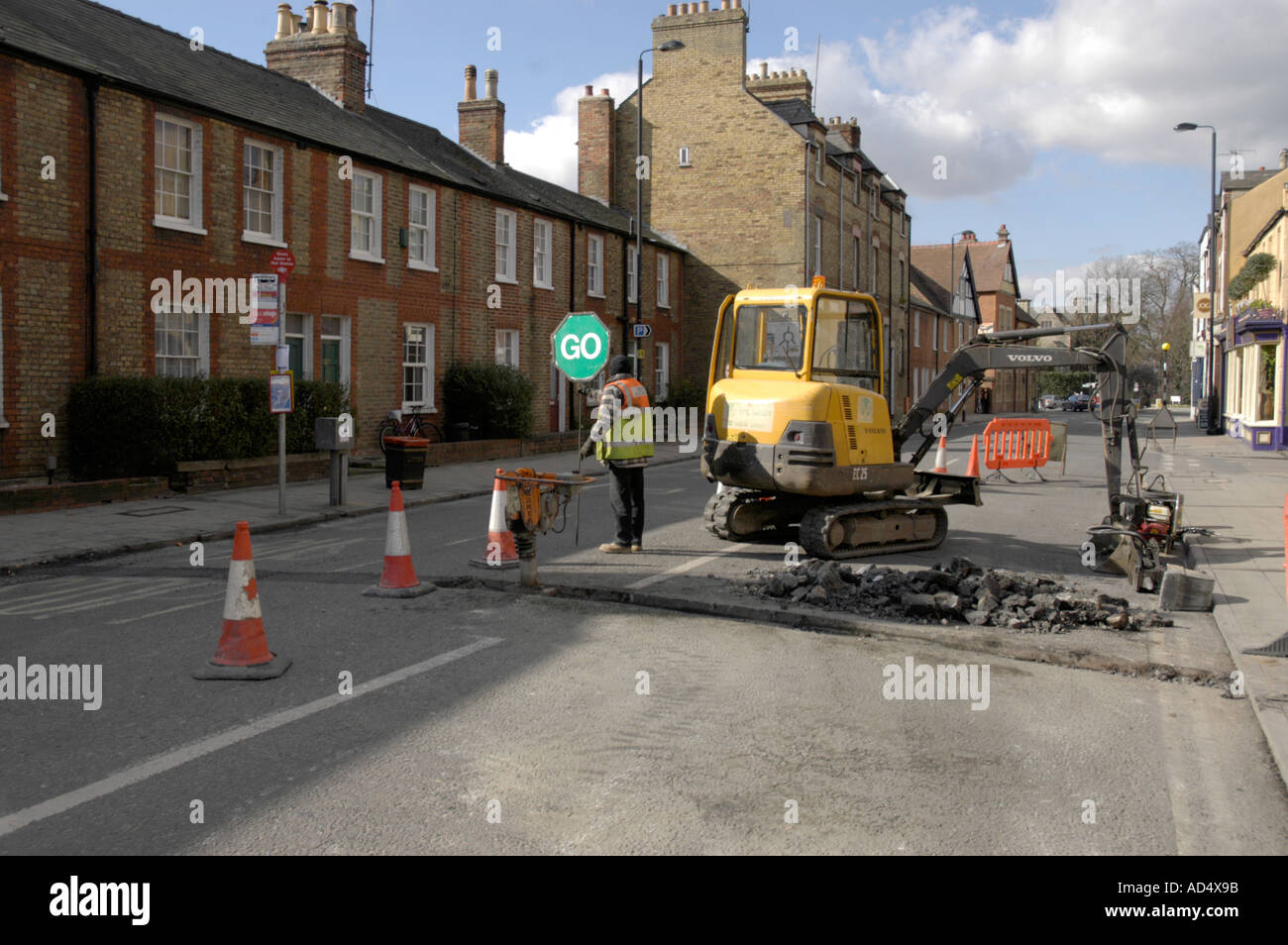 Stop go sign workers road hi-res stock photography and images - Alamy