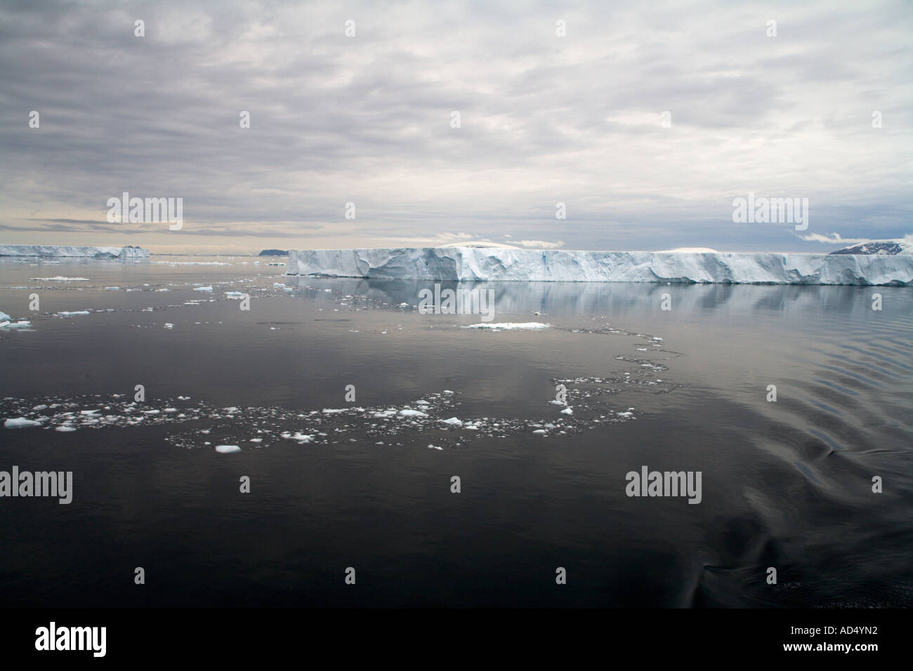 Antarctic seascape desolate hi-res stock photography and images - Alamy