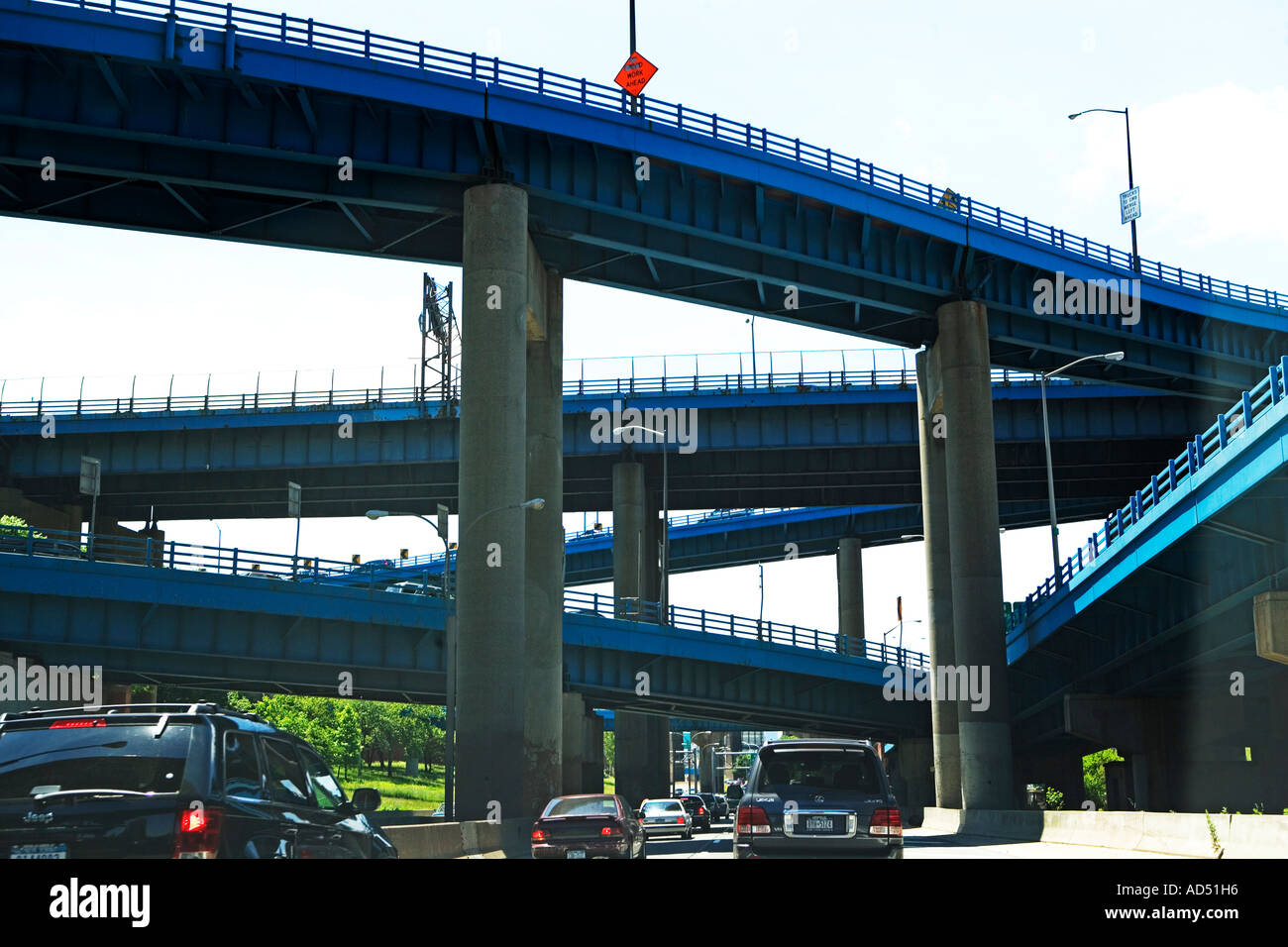 HIGHWAY, OVERPASS, TRAFFIC, LIGHTS, SIGNS, CURVE, UP, OVER, OVERHEAD ...