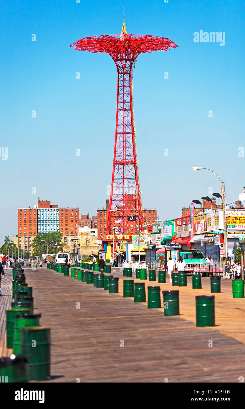 PARACHUTE RIDE, CONEY ISLAND, BROOKLYN, NEW YORK , BOARDWALK Stock ...
