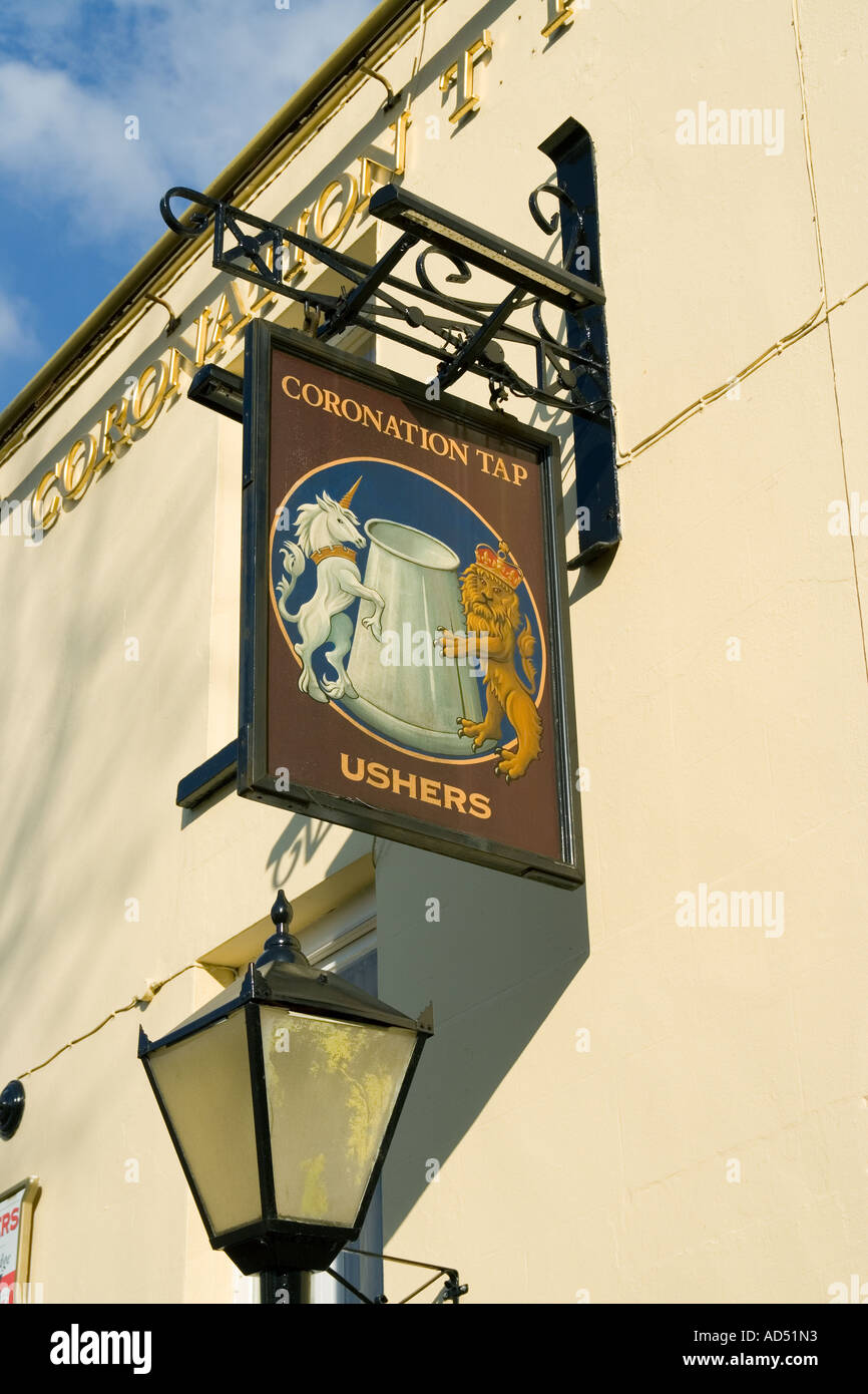 The coronation tap bristol hi-res stock photography and images - Alamy