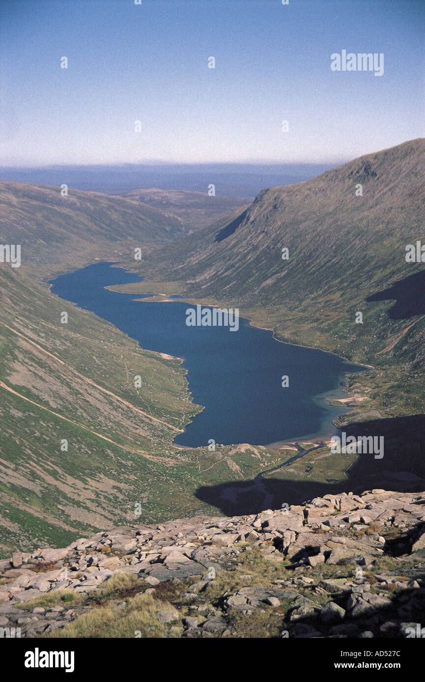 Loch Avon from the Cairngorm plateau Stock Photo - Alamy