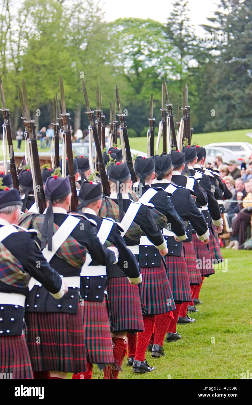 Atholl Highlanders marching past Duke of Atholl at 2006 Gathering ...
