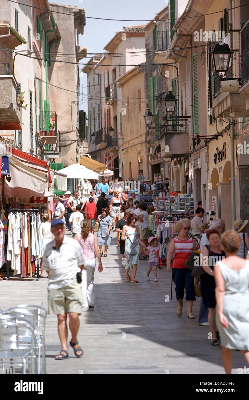 Alcudia majorca spain shopping hi-res stock photography and images - Alamy