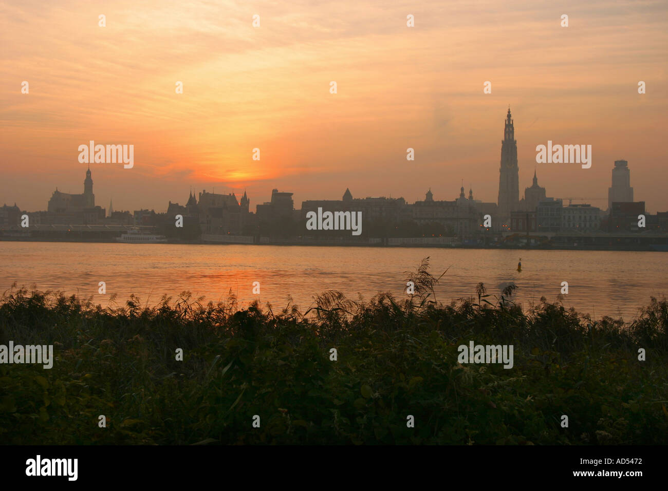 Antwerp Diamond Center High Resolution Stock Photography and Images - Alamy