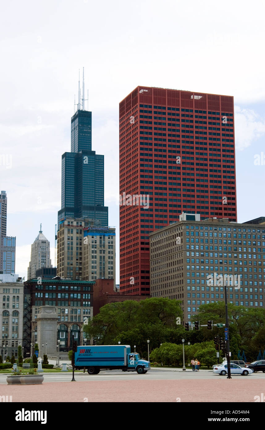 Sears tower chicago road hi-res stock photography and images - Alamy
