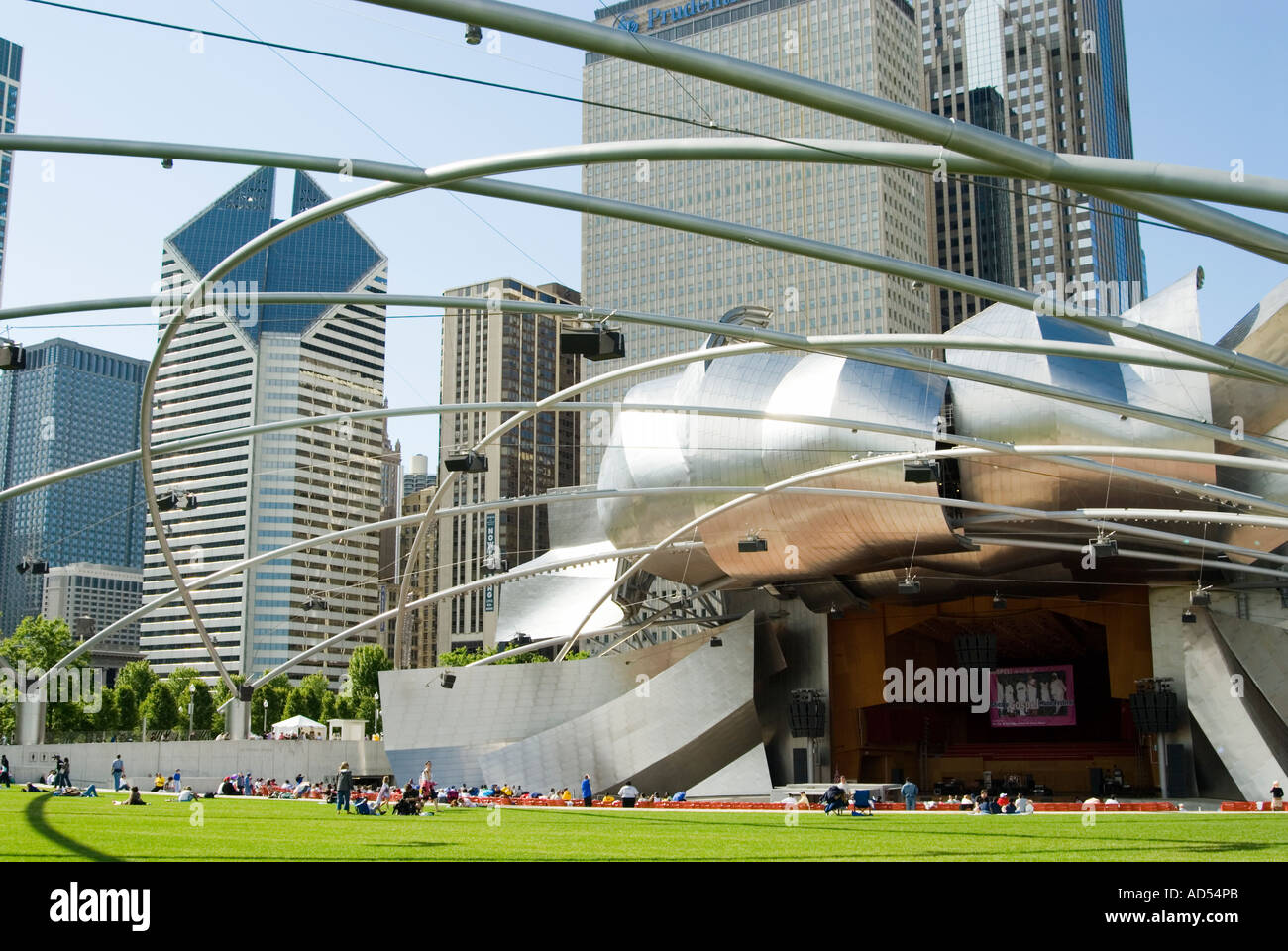 Chicago's Pritzker Pavillion / Millennium park Stock Photo - Alamy
