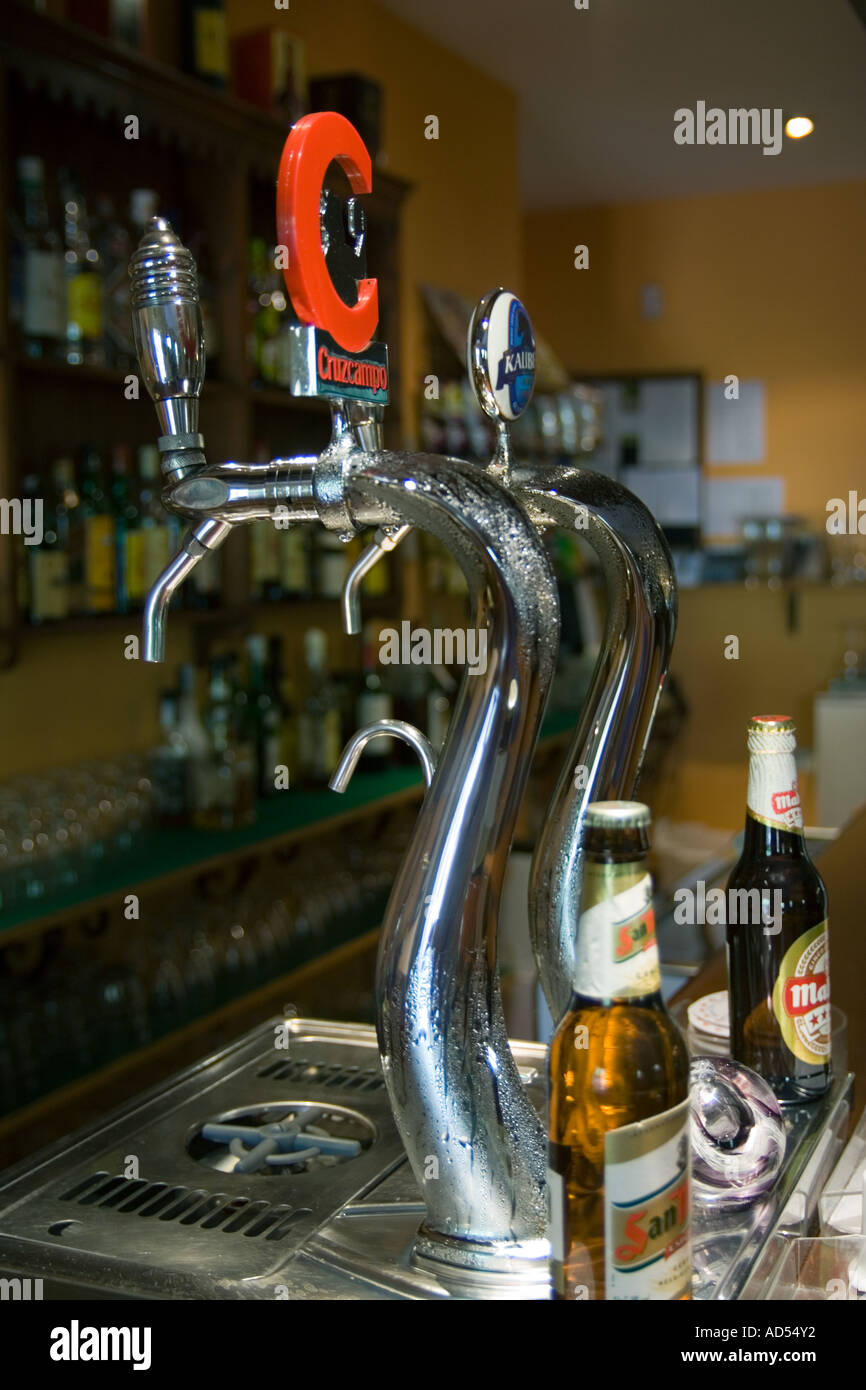 Beer pumps in public bar hi-res stock photography and images - Alamy