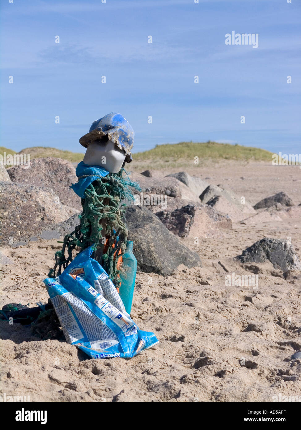 Scarecrow beach hi-res stock photography and images - Alamy