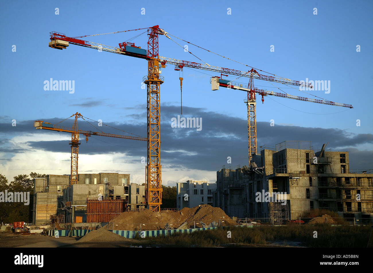 Derrick at a building site Stock Photo - Alamy