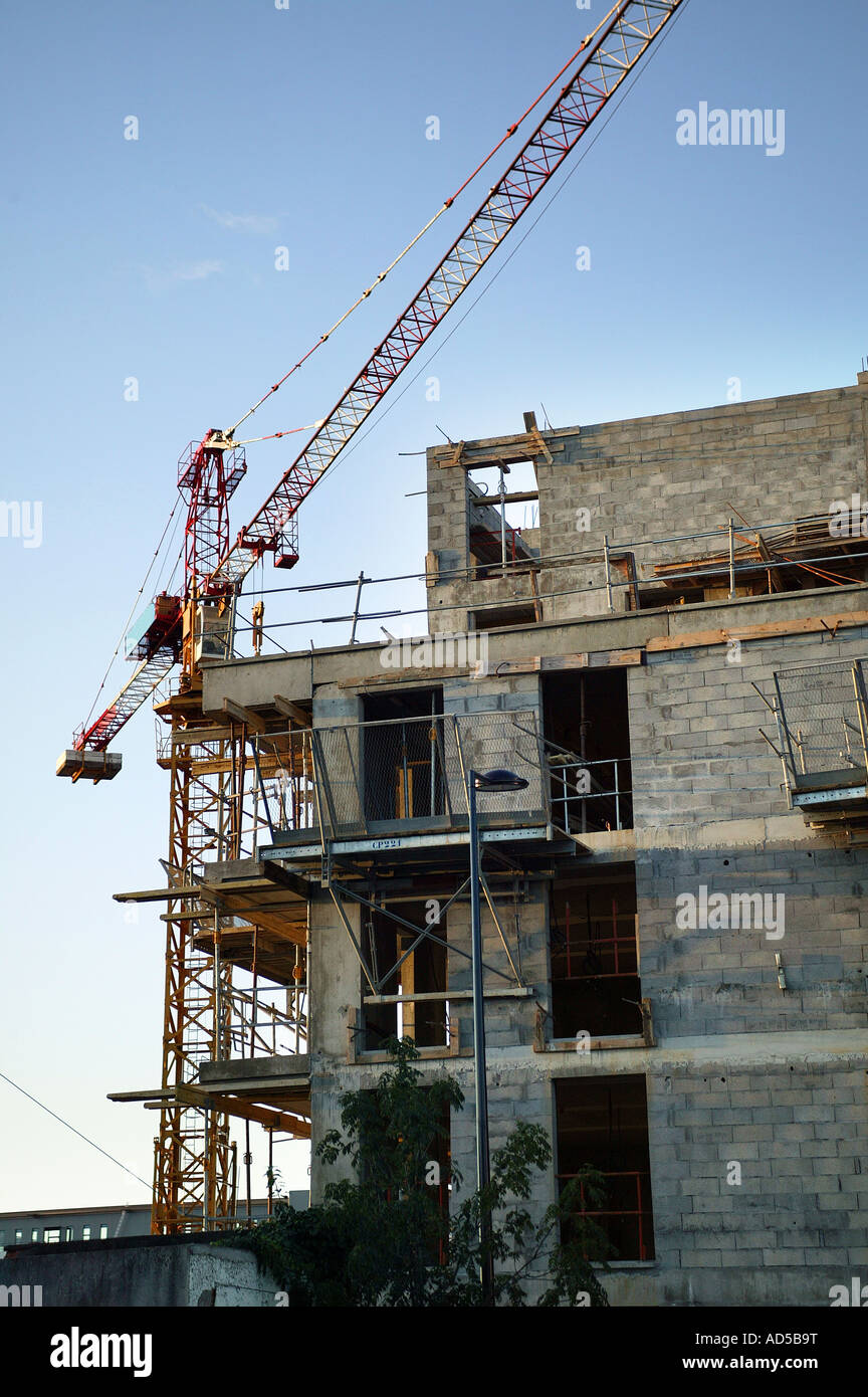 Derrick at a building site Stock Photo - Alamy