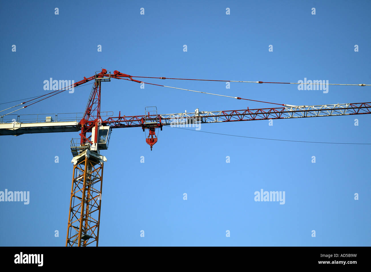 Derrick at a building site Stock Photo - Alamy