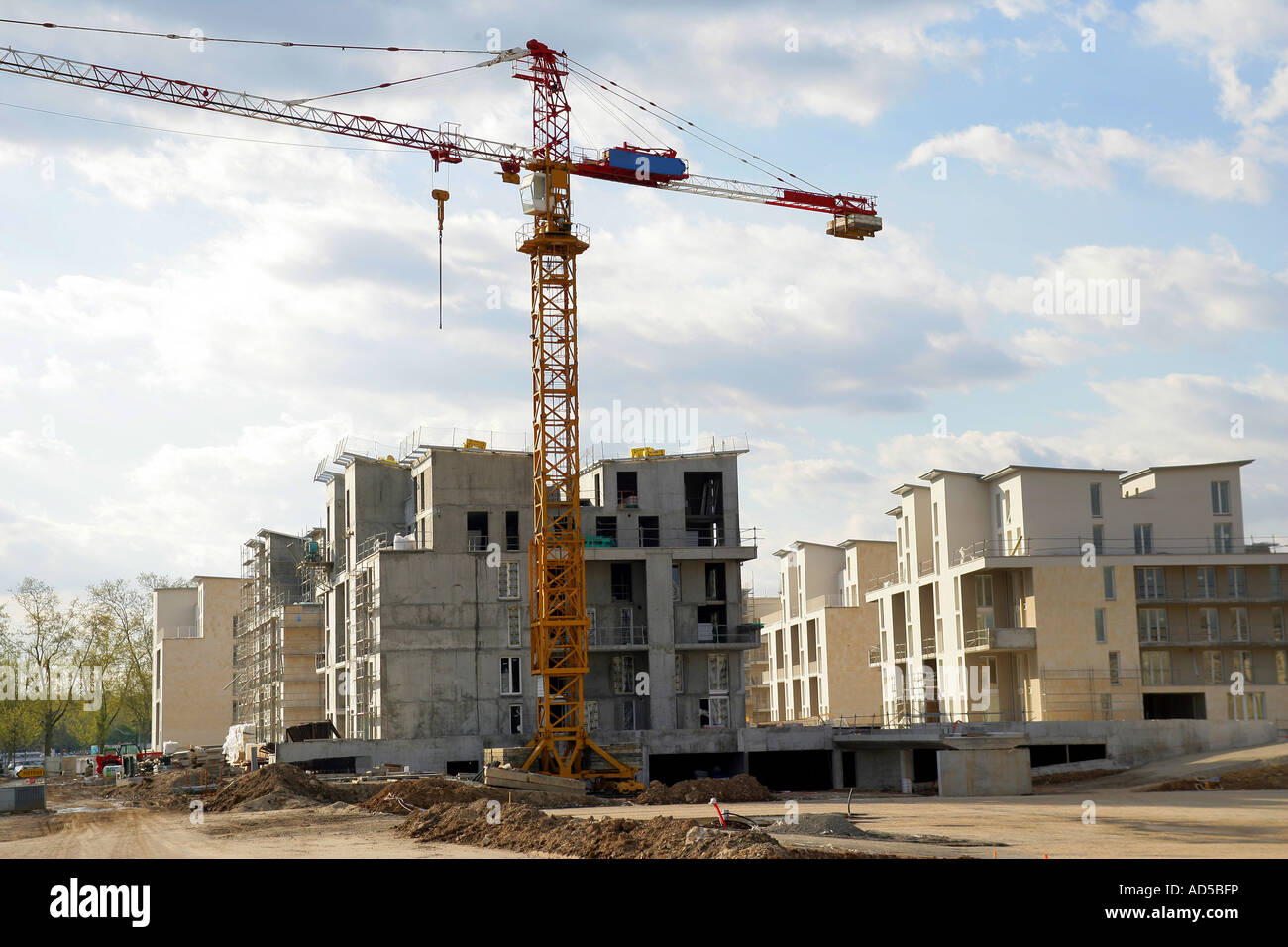Derrick at a building site Stock Photo - Alamy