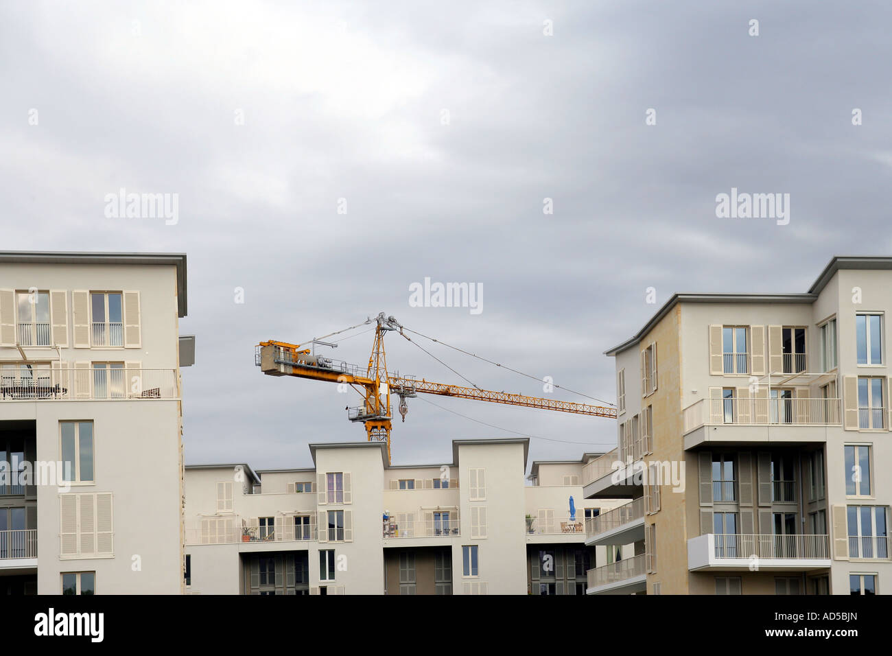 Derrick at a building site Stock Photo - Alamy
