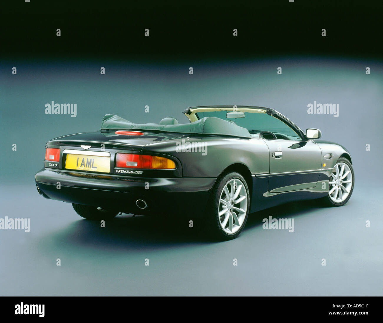 2001 Aston Martin DB7 Vantage V12 Stock Photo - Alamy