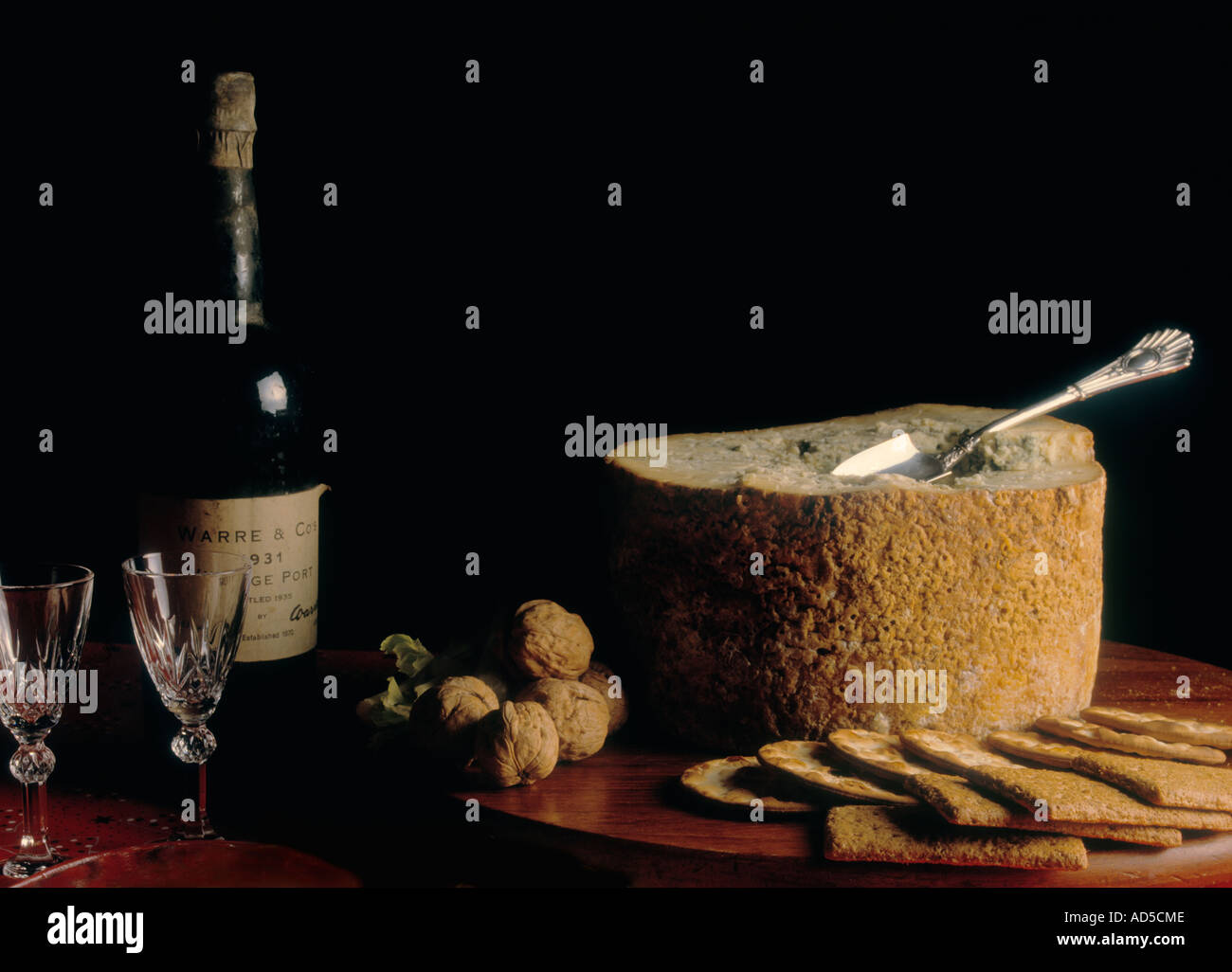 Vintage port and stilton cheese hi-res stock photography and images - Alamy