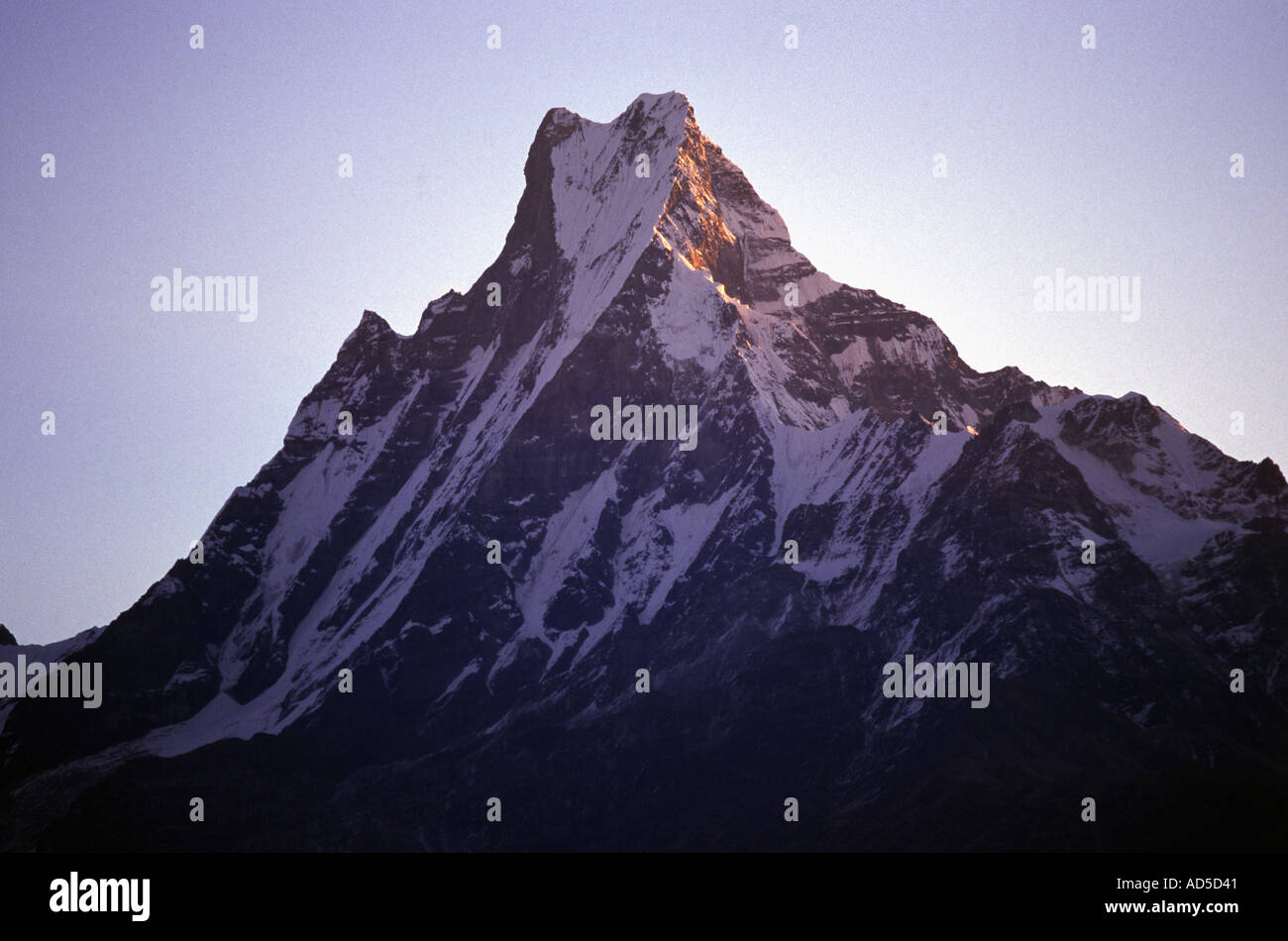 Machhapuchhare in the Annapurane region of Nepal Stock Photo - Alamy