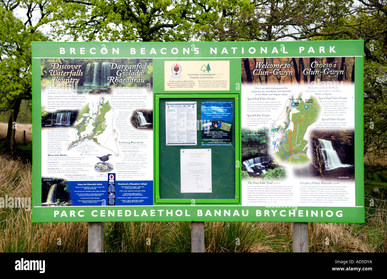 Information board uk woodland hi-res stock photography and images - Alamy