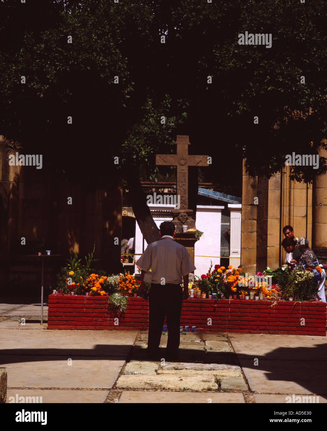 Visiting the dead hi-res stock photography and images - Alamy