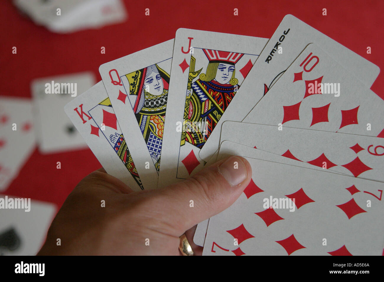 Bridge cards hand hi-res stock photography and images - Alamy