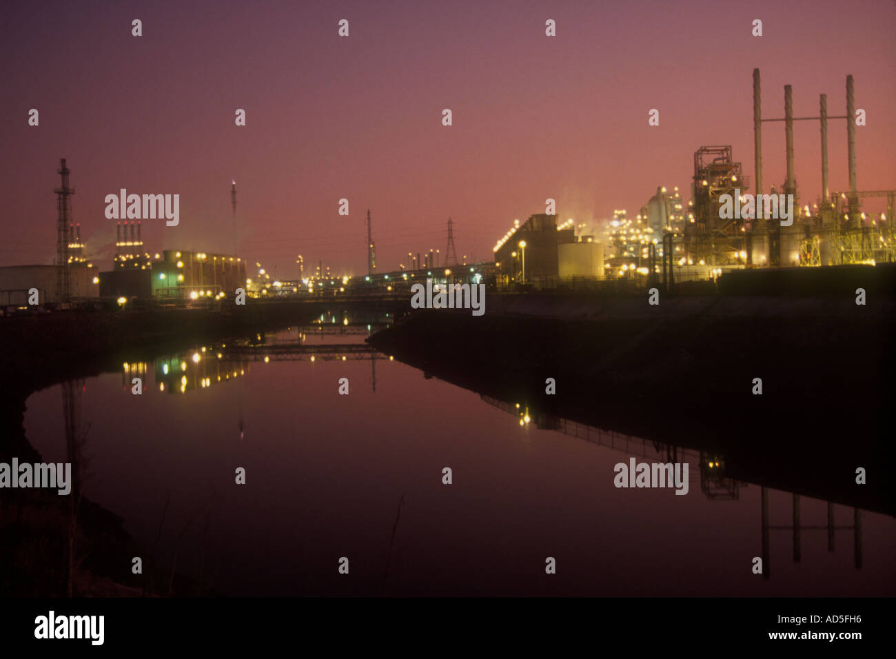 Oil refinery ca hi-res stock photography and images - Alamy