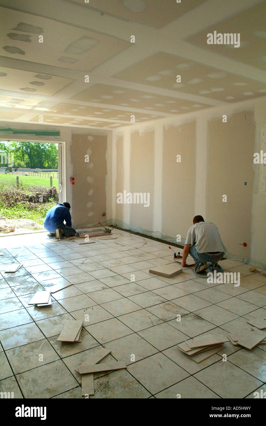 Tiler 2 hi-res stock photography and images - Alamy