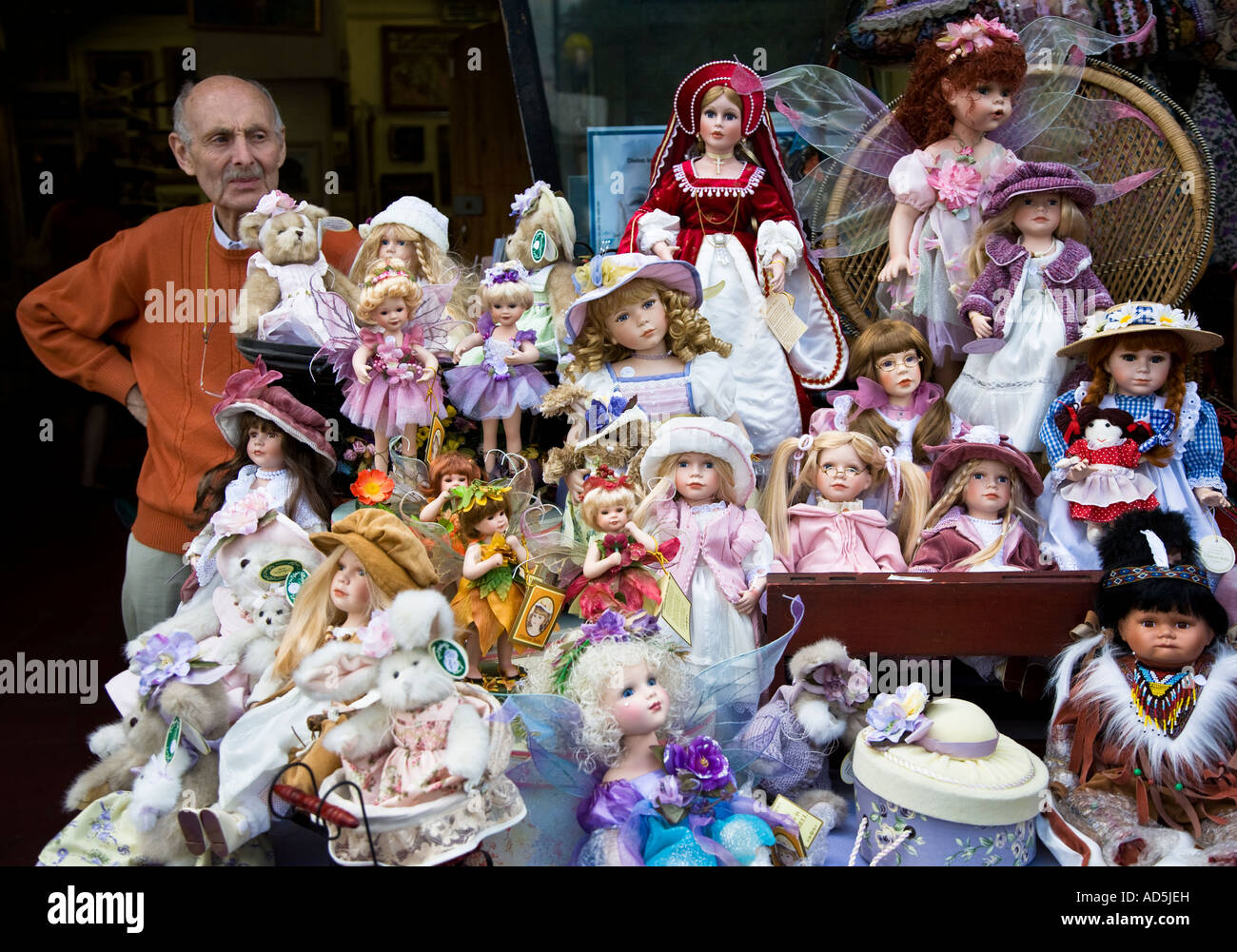A doll stall in London's Portobello Road Market Stock Photo - Alamy