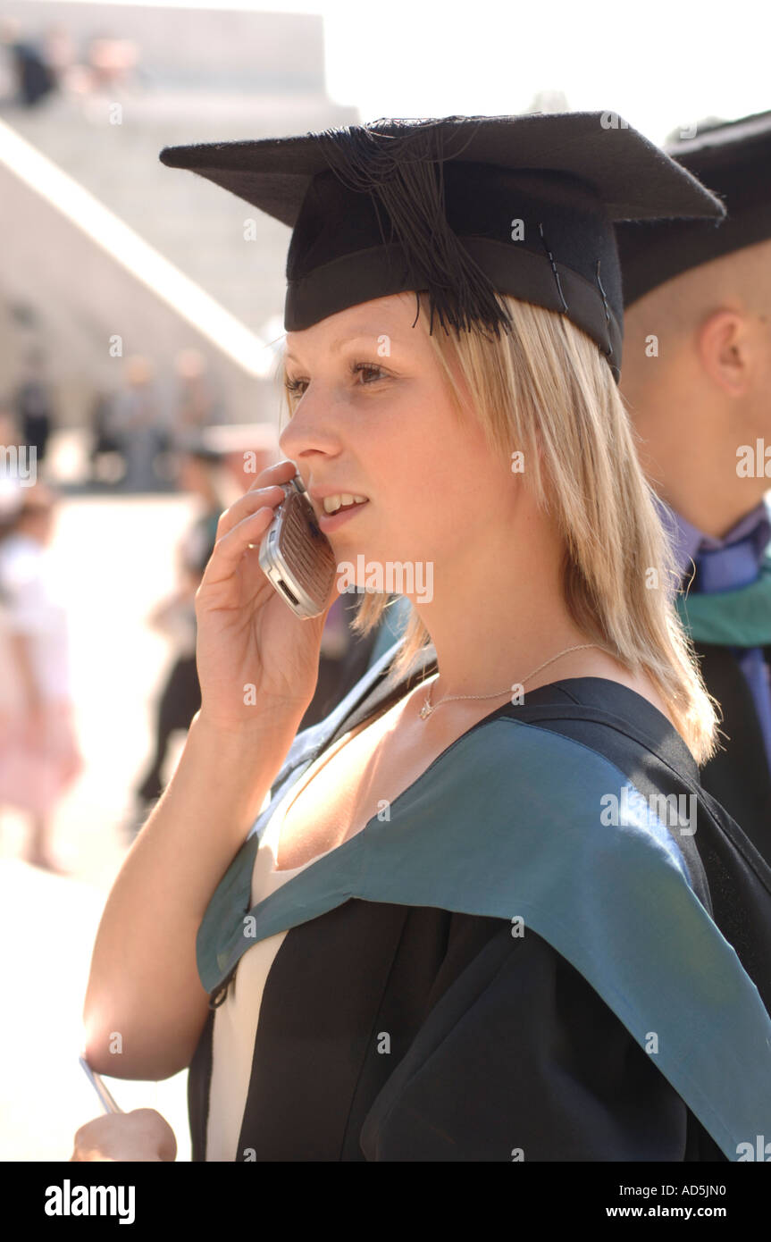 Female graduand hi-res stock photography and images - Alamy