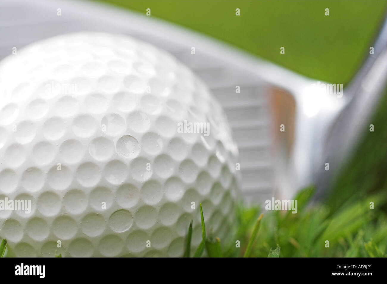 Addressing golf ball hi-res stock photography and images - Alamy