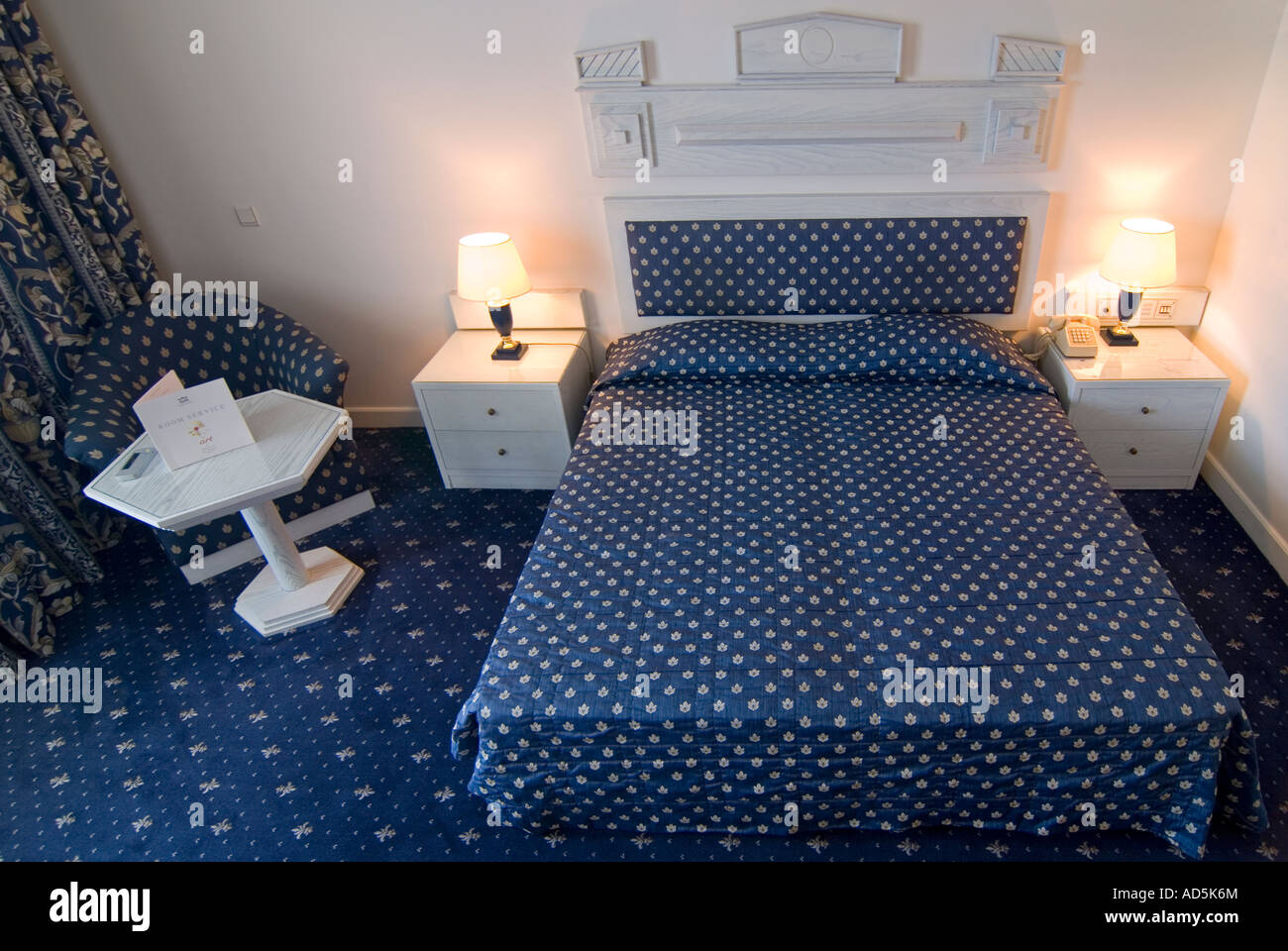 Five star hotel 1980s hi-res stock photography and images - Alamy