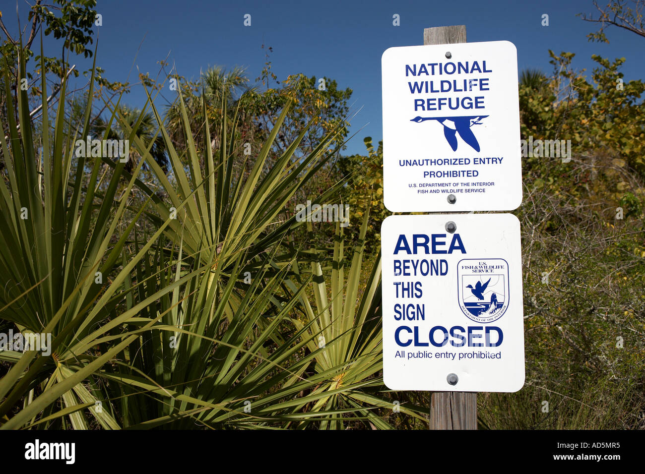 sign stating national wildlife refuge sanibel island florida united ...