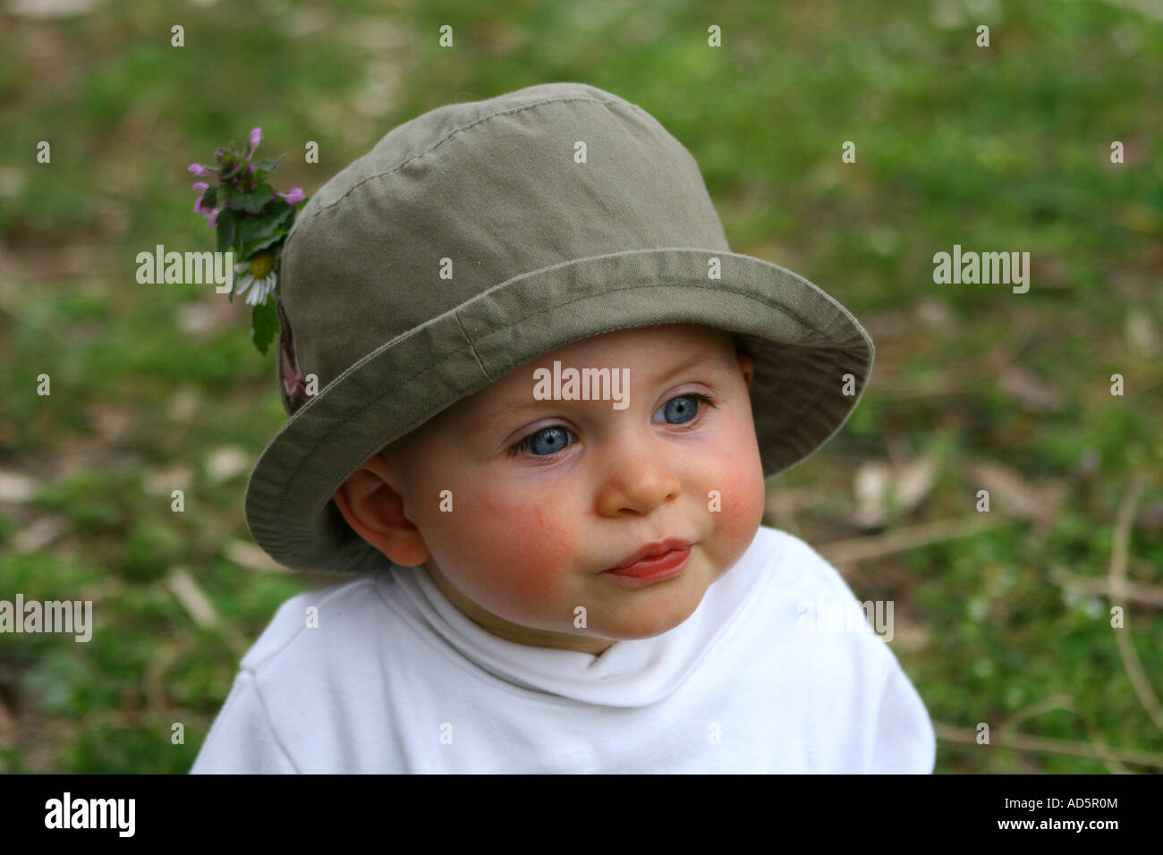Little child wearing a hat Stock Photo - Alamy