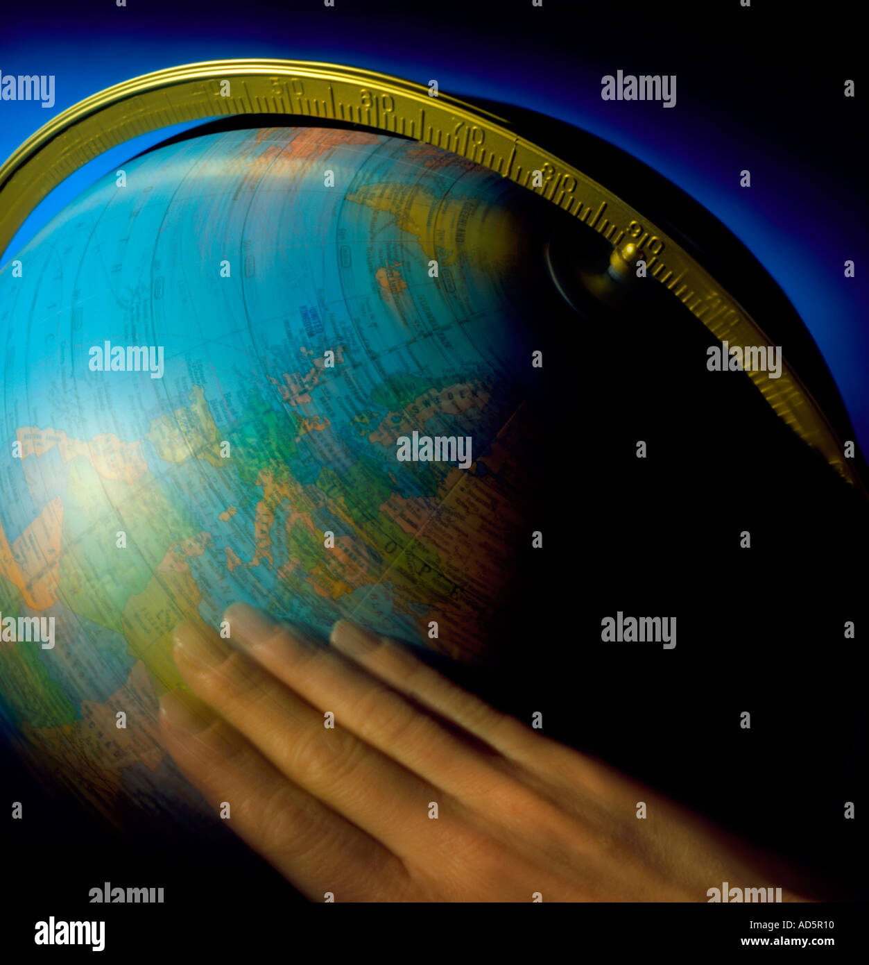 Spinning map hi-res stock photography and images - Alamy