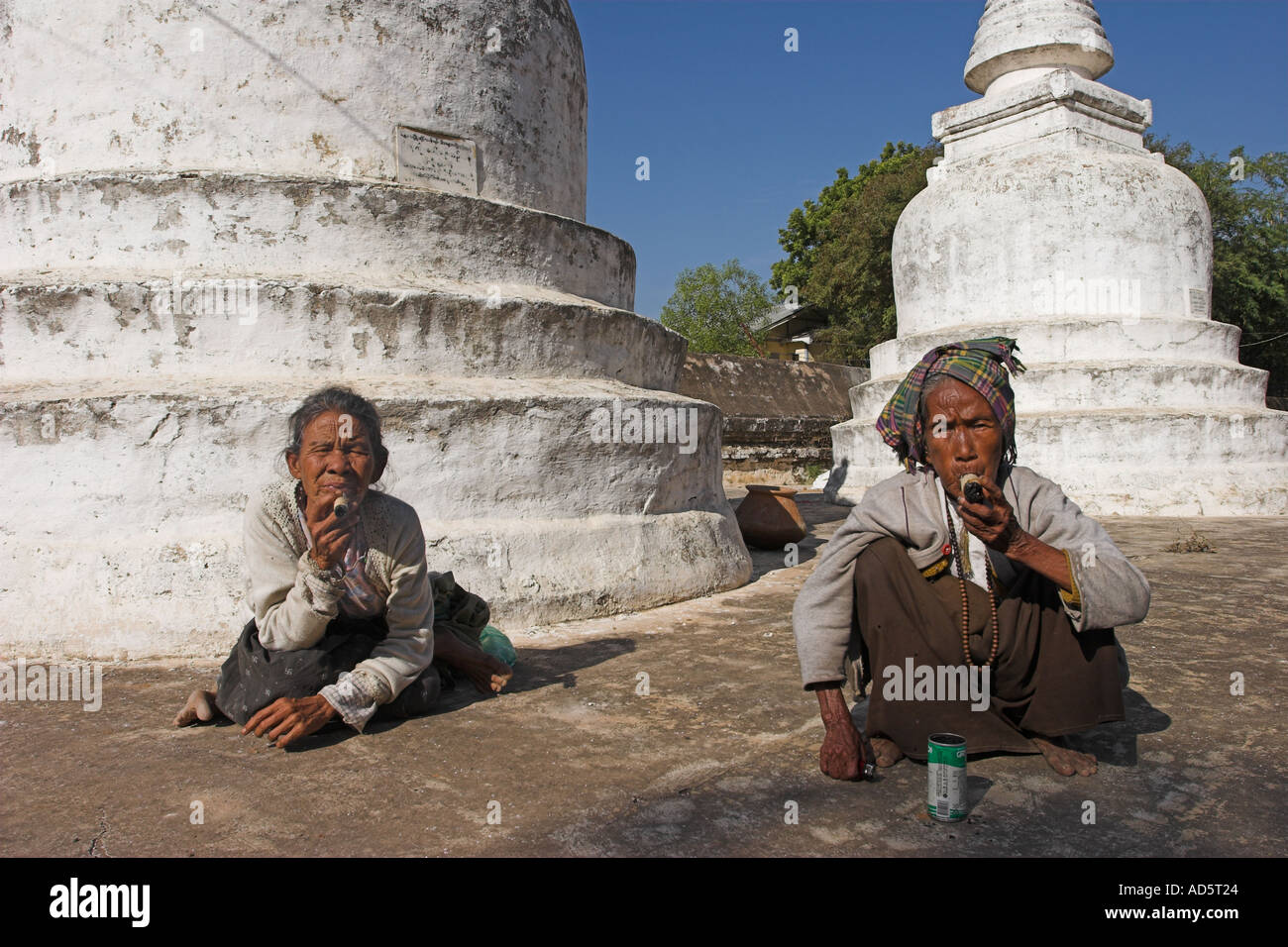 Myanmar Bagan Ladies smoking sheroot Shwezigon Paya first built by King ...