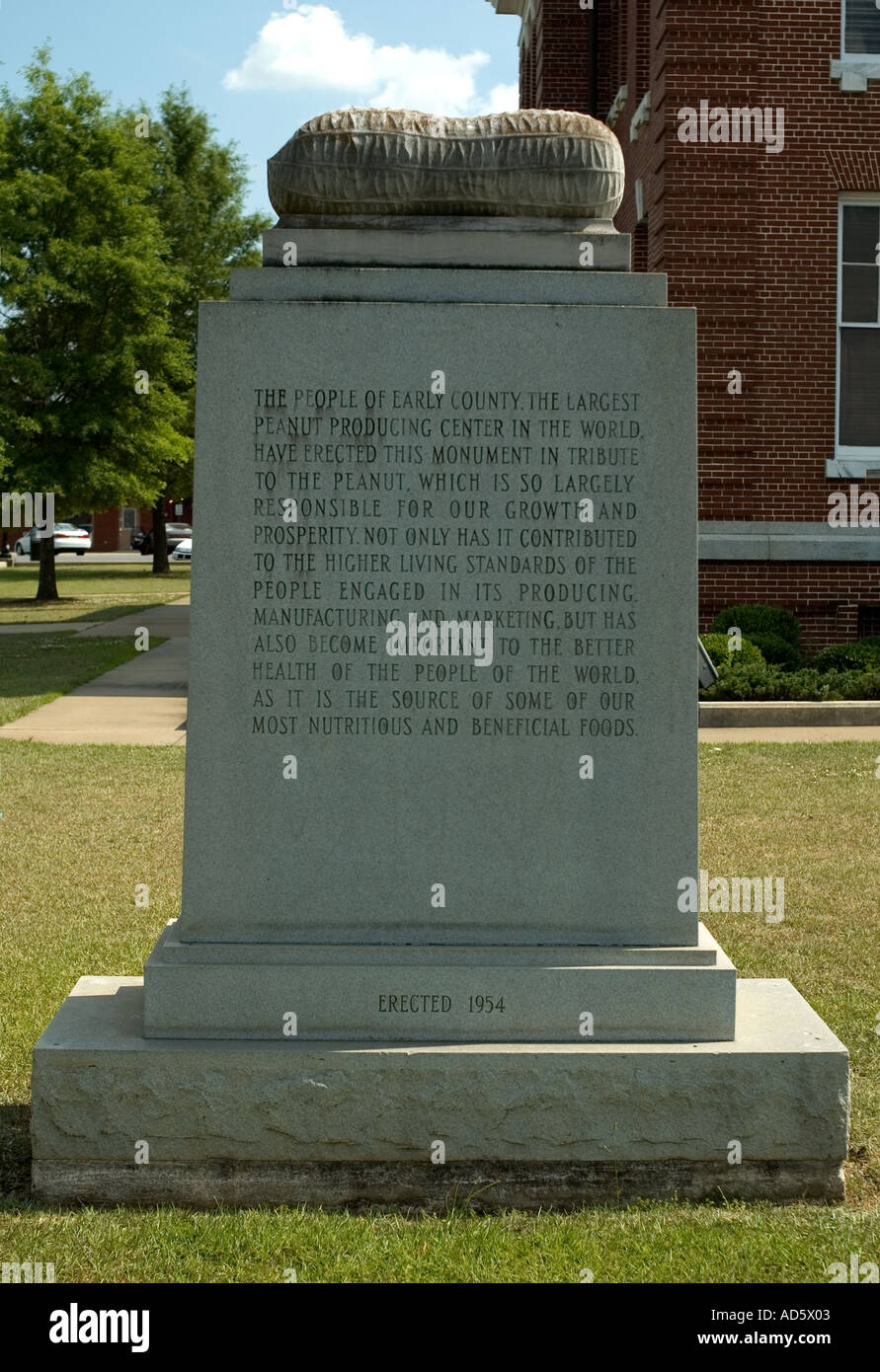 Peanut Statue High Resolution Stock Photography and Images - Alamy