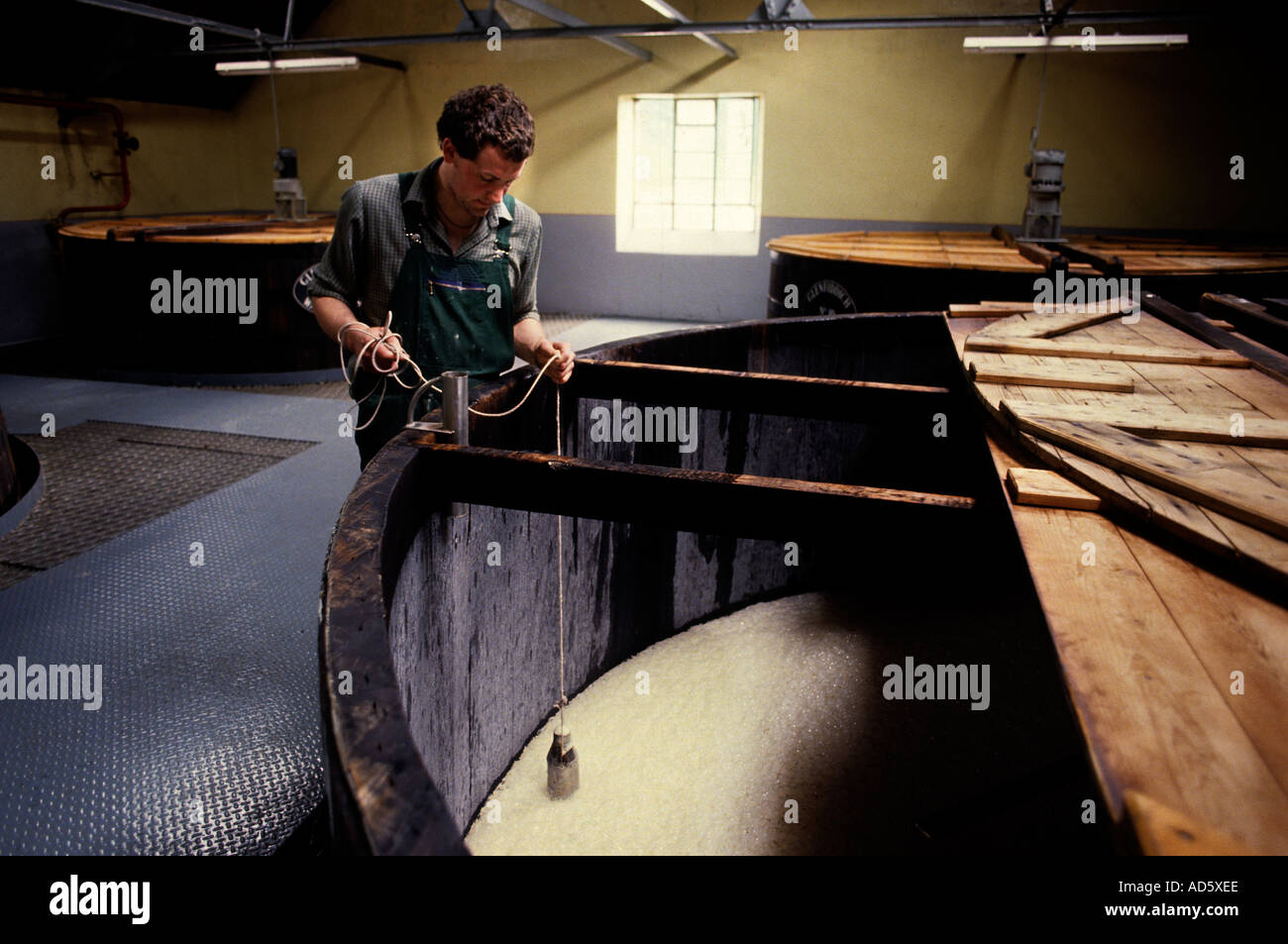 Scottish scotch whisky distillery hi-res stock photography and images ...