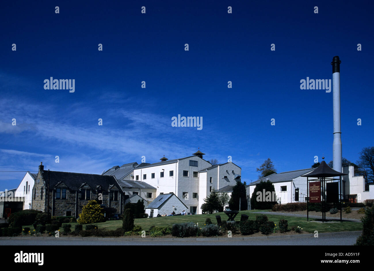 Scotland Whisky Distillery Stills Cardhu Stock Photo - Alamy