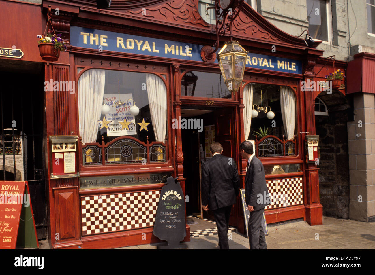 Scotland Royal Mile Pub alcohol bar bars beverage beverages Stock Photo ...